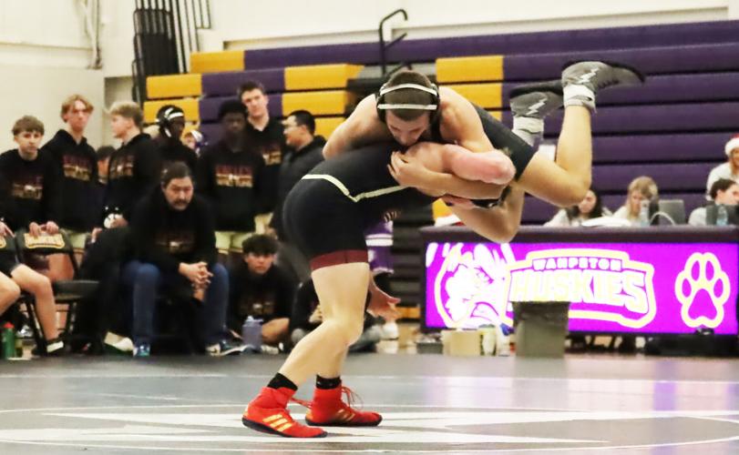 Santa saves Christmas at Storm triangular home opener | Local News ...