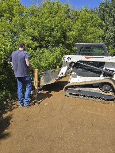 Doosan Bobcat Day of Community Service | | wahpetondailynews.com