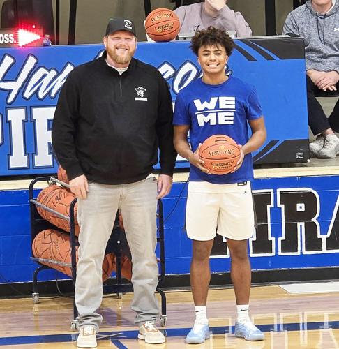 Earl cements his spot in Pirates lore | News Monitor ...