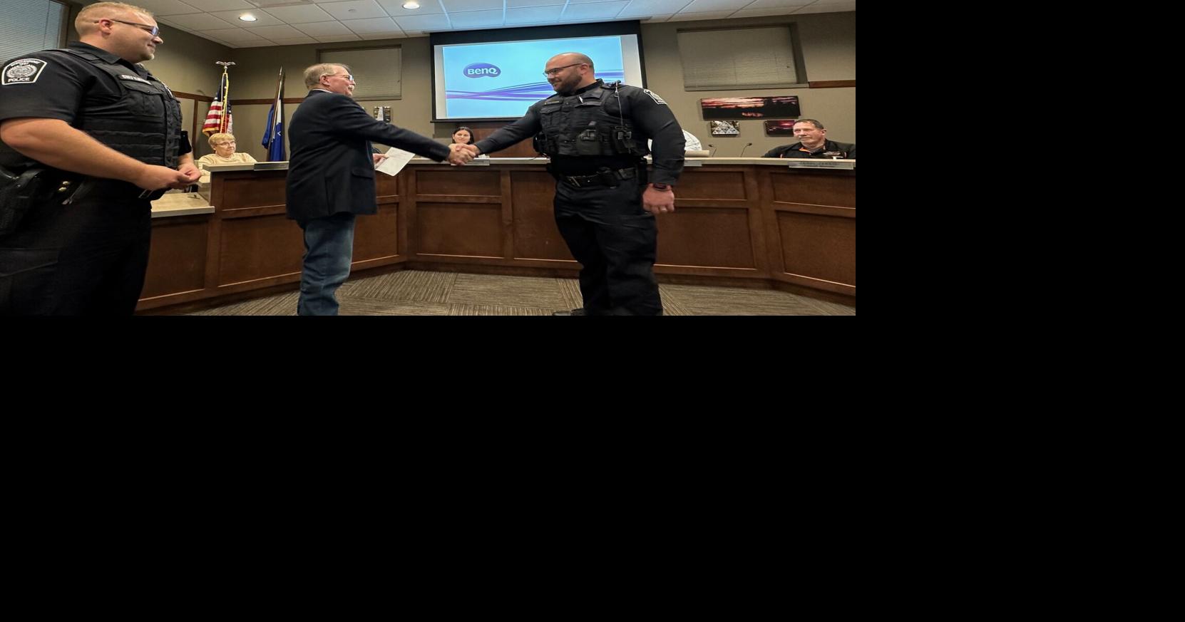 Breckenridge has new full-time officer as Halverson is sworn in | Local ...