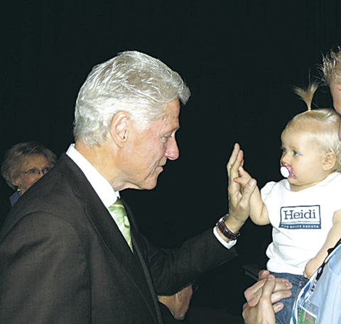 High-wattage high-five | Local News Stories | wahpetondailynews.com