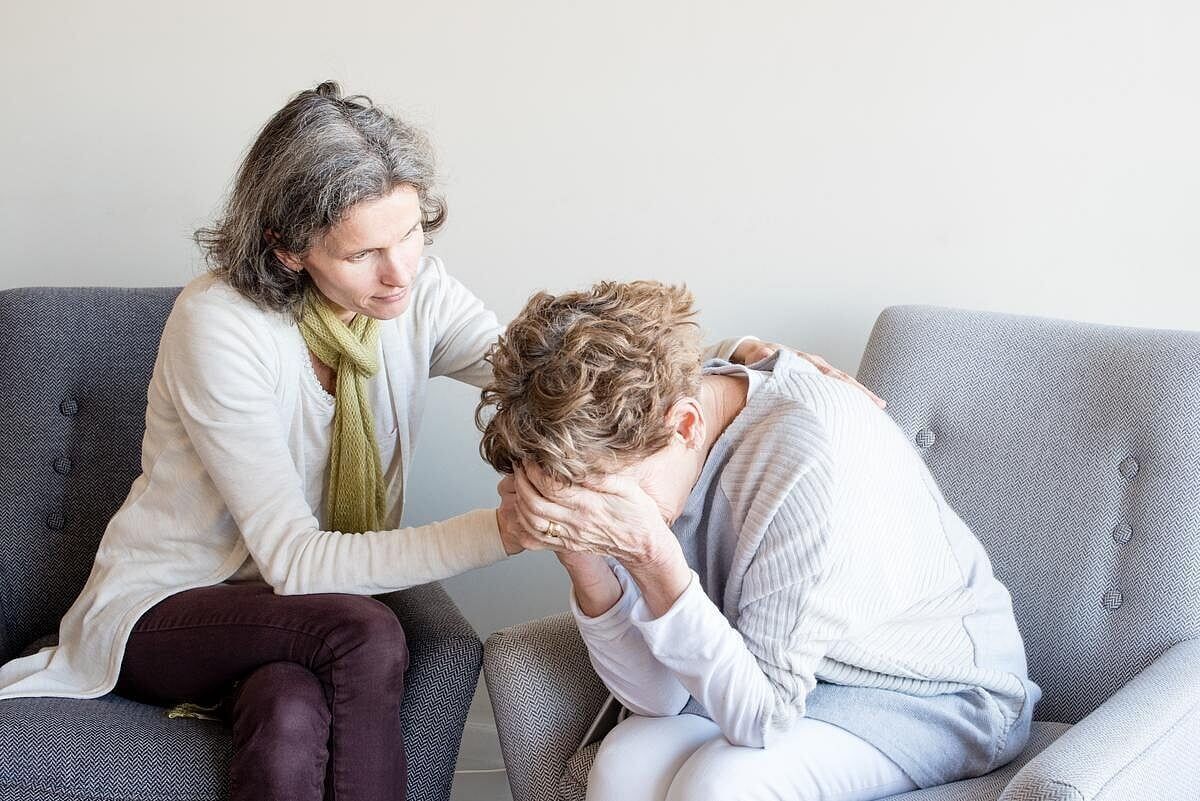 Specific Symptoms of Middle-Age Depression Tied To Later Dementia Risk ...