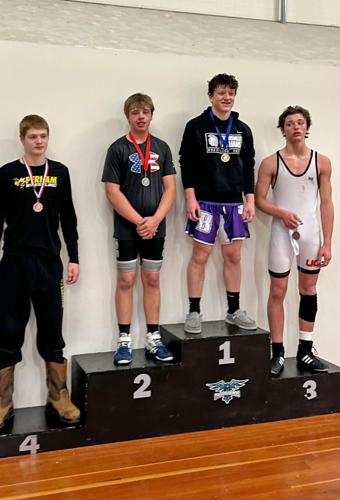 Three Wrestling Wolves qualify for MNGWL tournament | Sports | walkermn.com