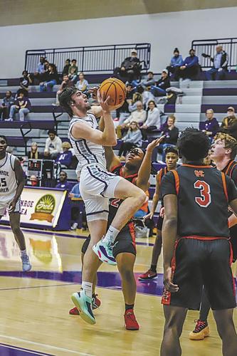 Bulldogs’ big second half helps knock off Hurricanes | Sports ...