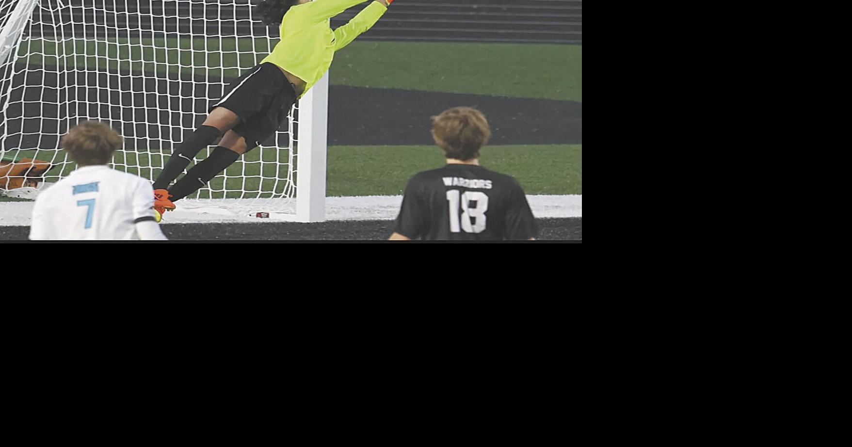 Loria led the Warriors from between the posts | Sports | waltontribune.com