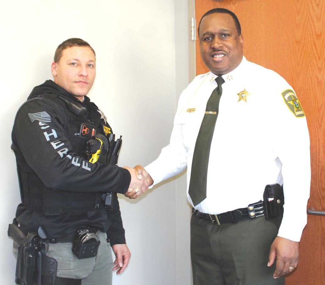 Davis named Employee of the Year | News | warrenrecord.com