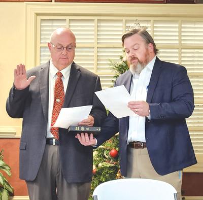 Mayor takes oath of office | News | warrenrecord.com