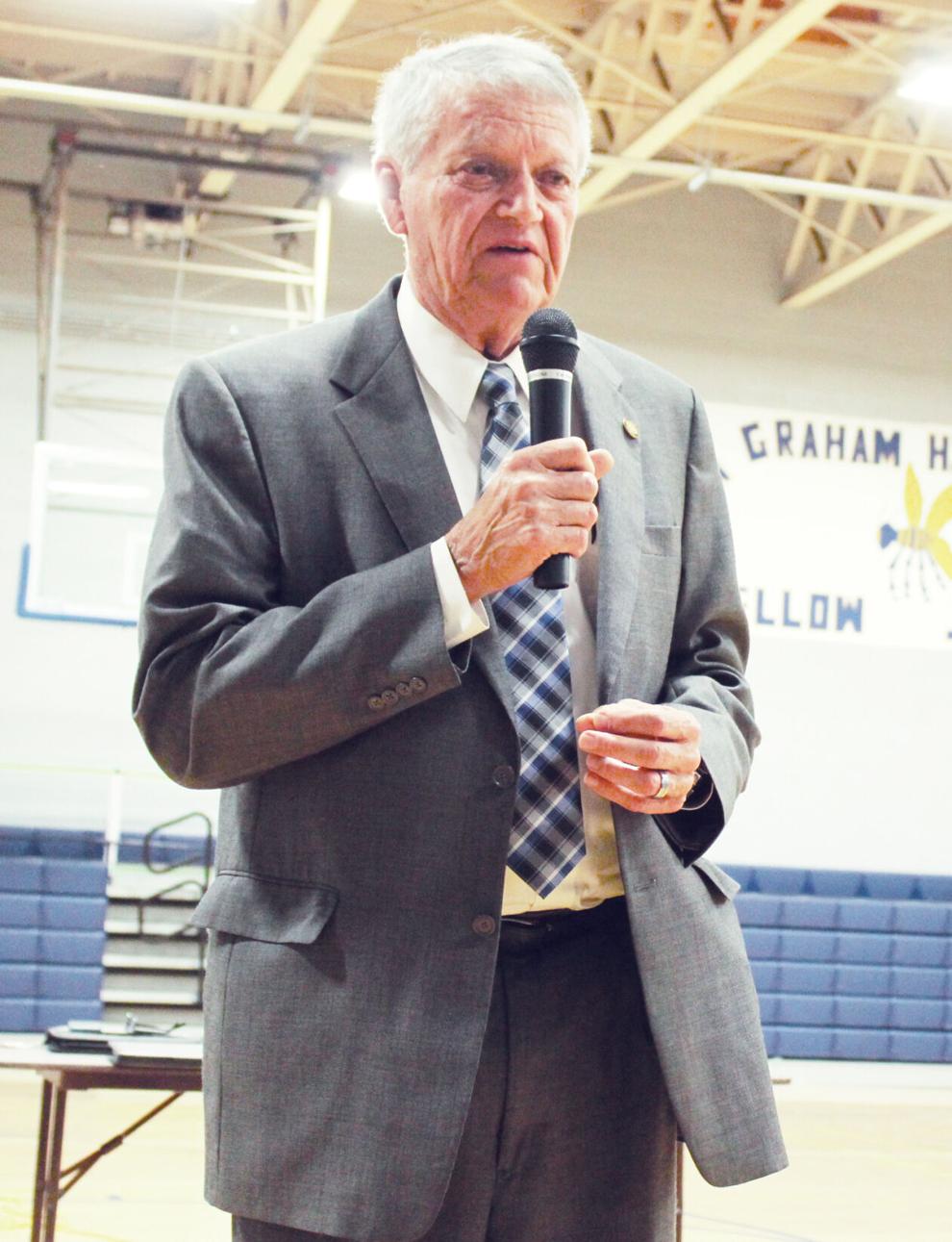 District voting heads the discussion at Town Hall Meeting | News ...