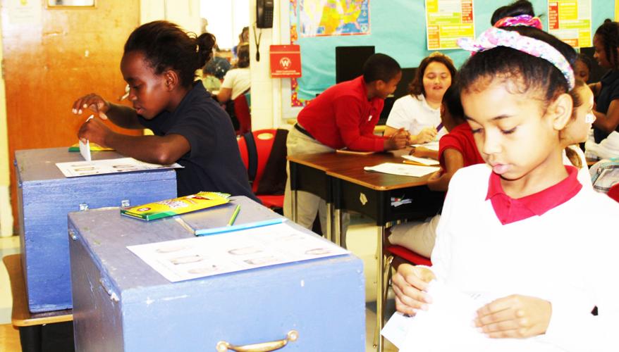 Students cast ballots in mock election | Nie | warrenrecord.com