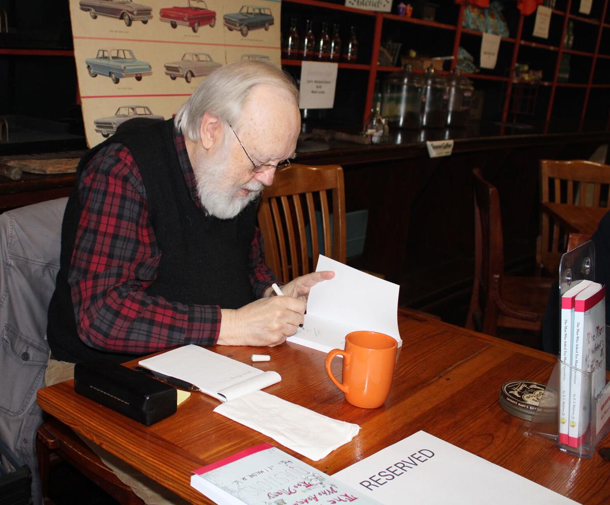 Local writer holds book signing | News | warrenrecord.com