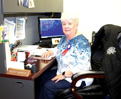 Harris retires after 30 years with tax office | News | warrenrecord.com