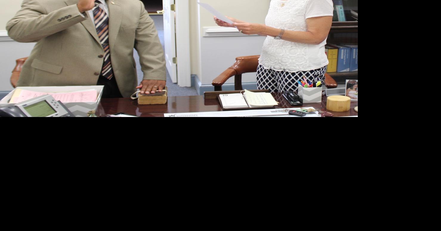 Kearney sworn in as magistrate | News | warrenrecord.com