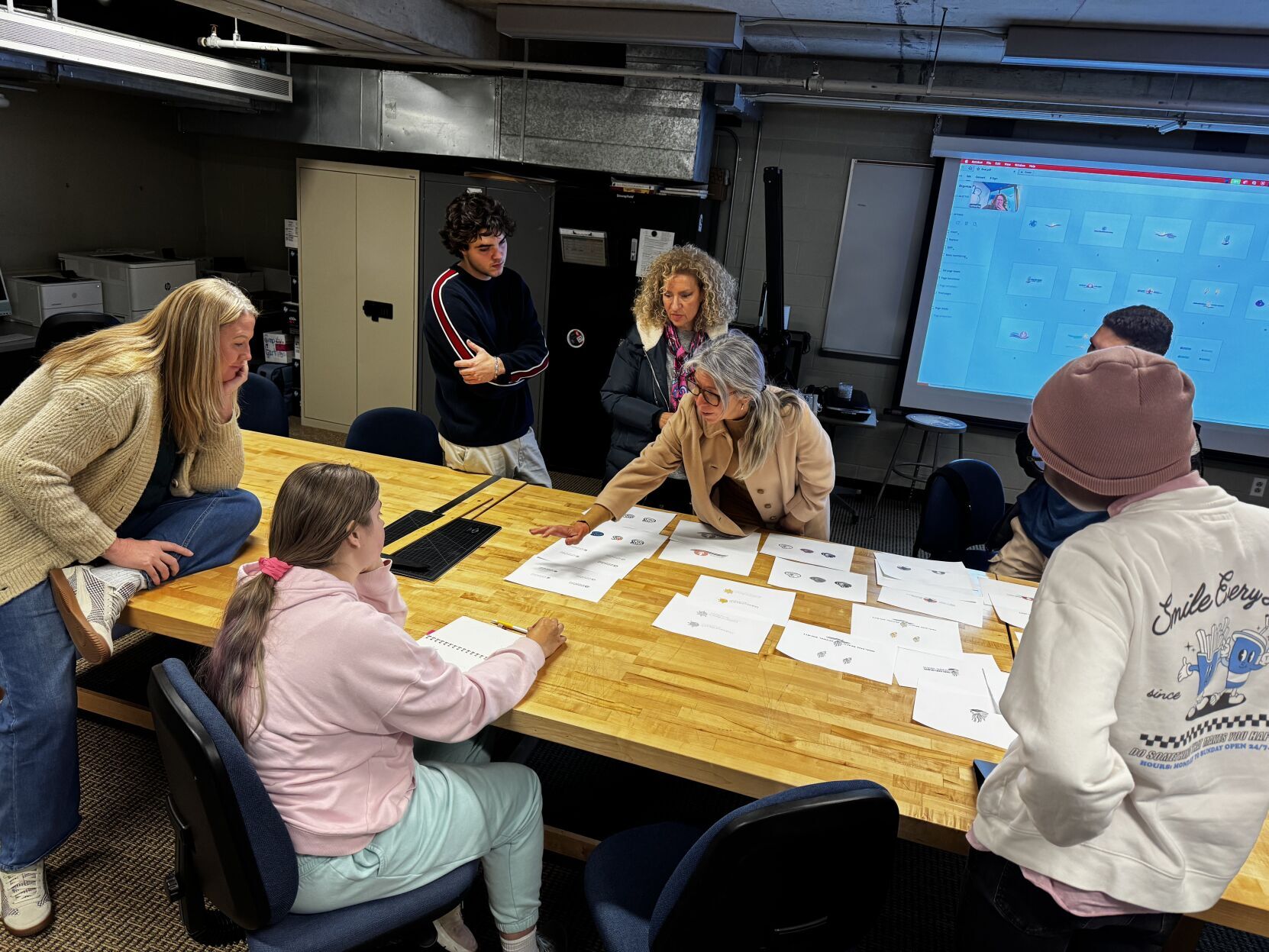 CCRI students craft new logo for neighborhood group | News ...