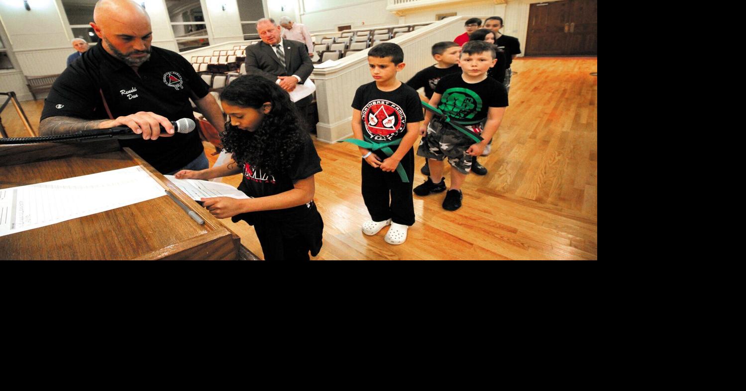 Council approves rezoning for new Conimicut cell tower | News ...