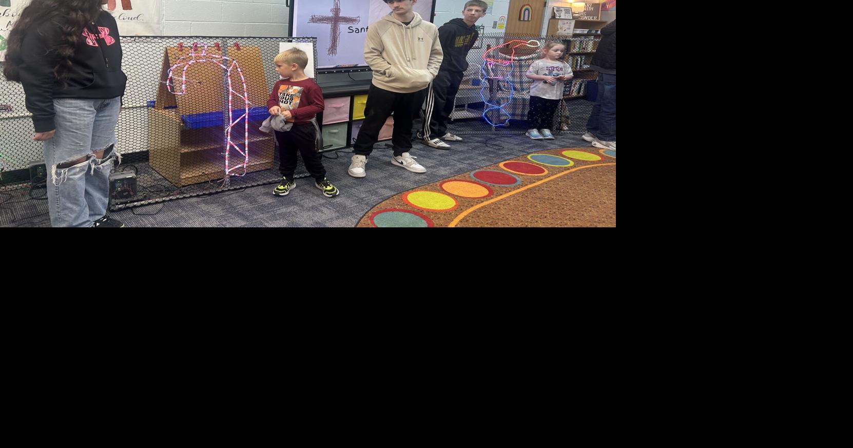 WCS students partner for Christmas light display project | Local News ...