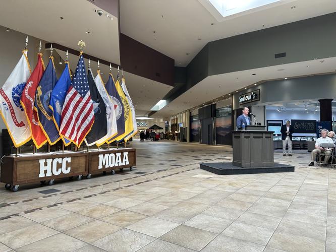 'Earn it': Veterans Day speaker challenges community to honor sacrifice ...
