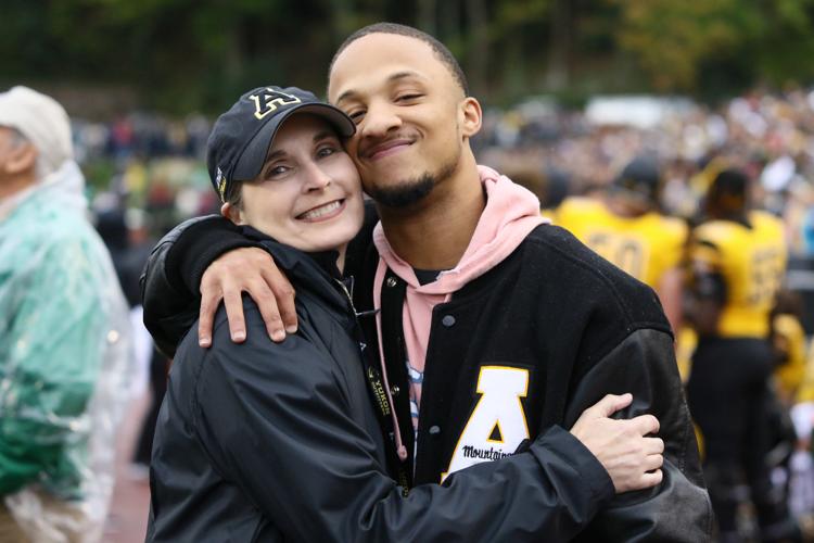 Mountaineers show school pride at App State Homecoming | Community ...