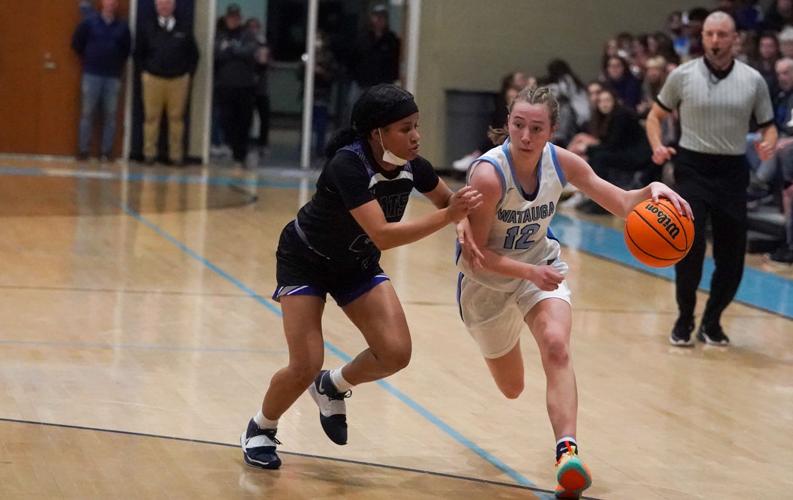 Torgerson's 22 sends Pioneers to second round | Sports ...