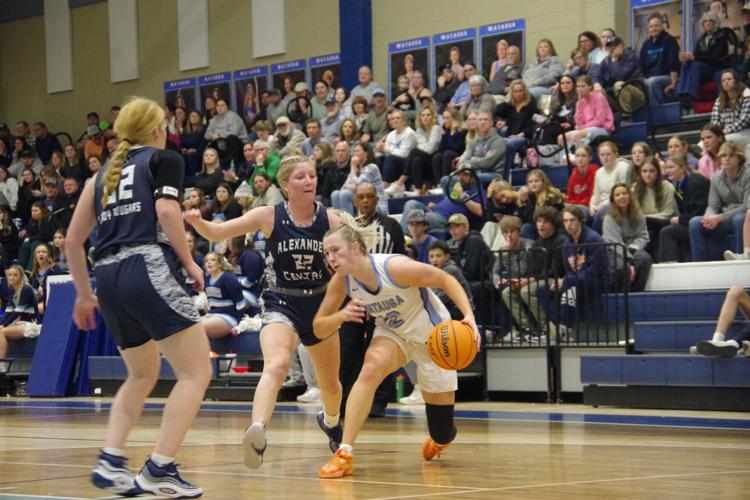 Pioneers girls basketball beats Freedom, Alexander Central to continue ...