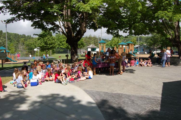 Blowing Rock celebrates Memorial Day | Blowing Rocket | wataugademocrat.com