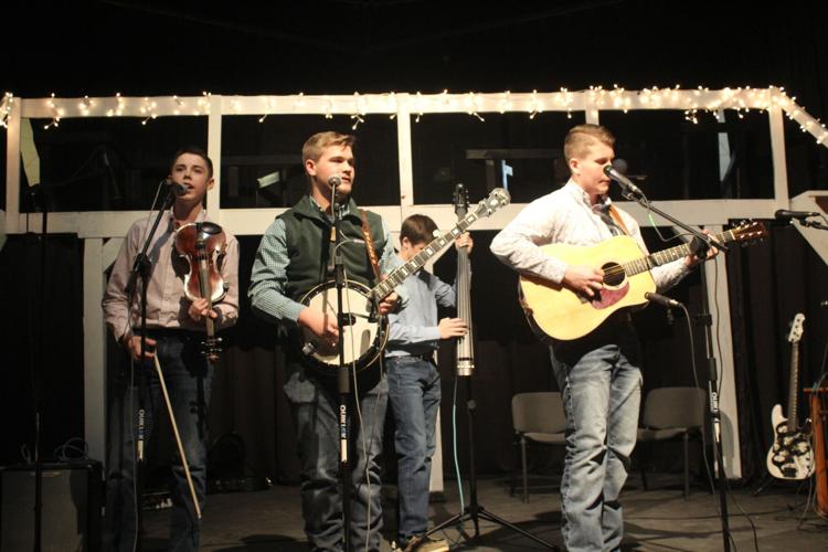 Professional musician Dave Fowler speaks to Avery County students ...