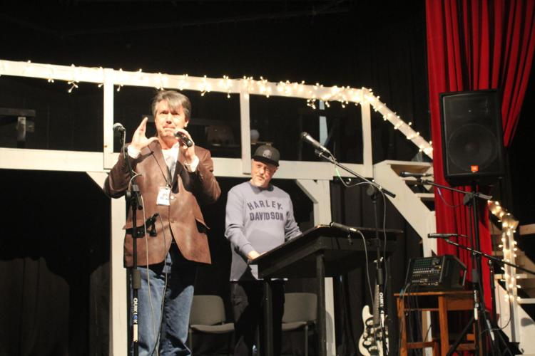 Professional musician Dave Fowler speaks to Avery County students ...