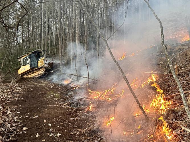 Crews contain 1.5-acre fire in Deep Gap | Local News | wataugademocrat.com