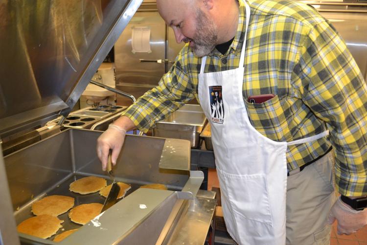 Food, music, holiday crafts provided at annual Flapjack Flip ...