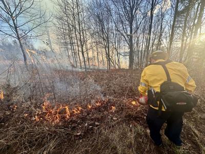 Crews contain 1.5-acre fire in Deep Gap | Local News | wataugademocrat.com