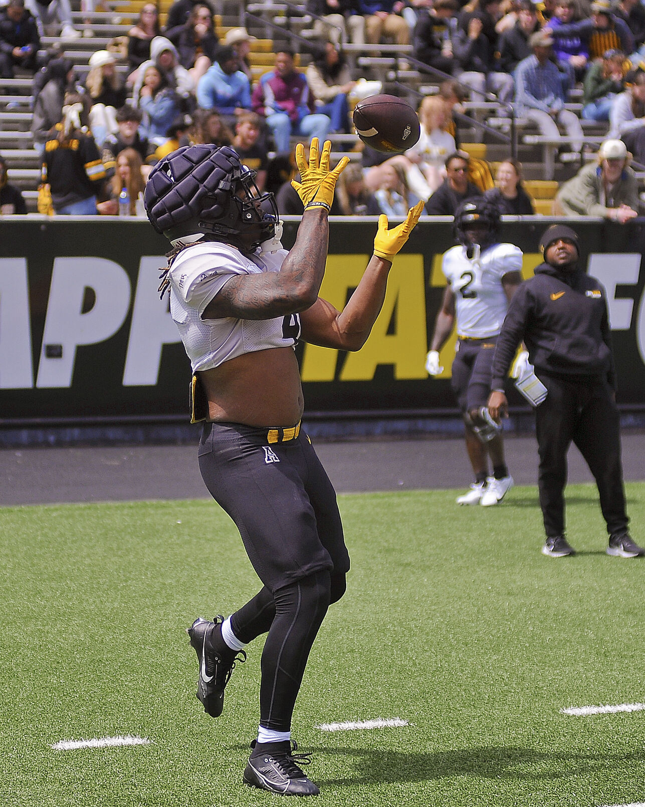 App football spring game draws big crowd, features big plays | Sports ...