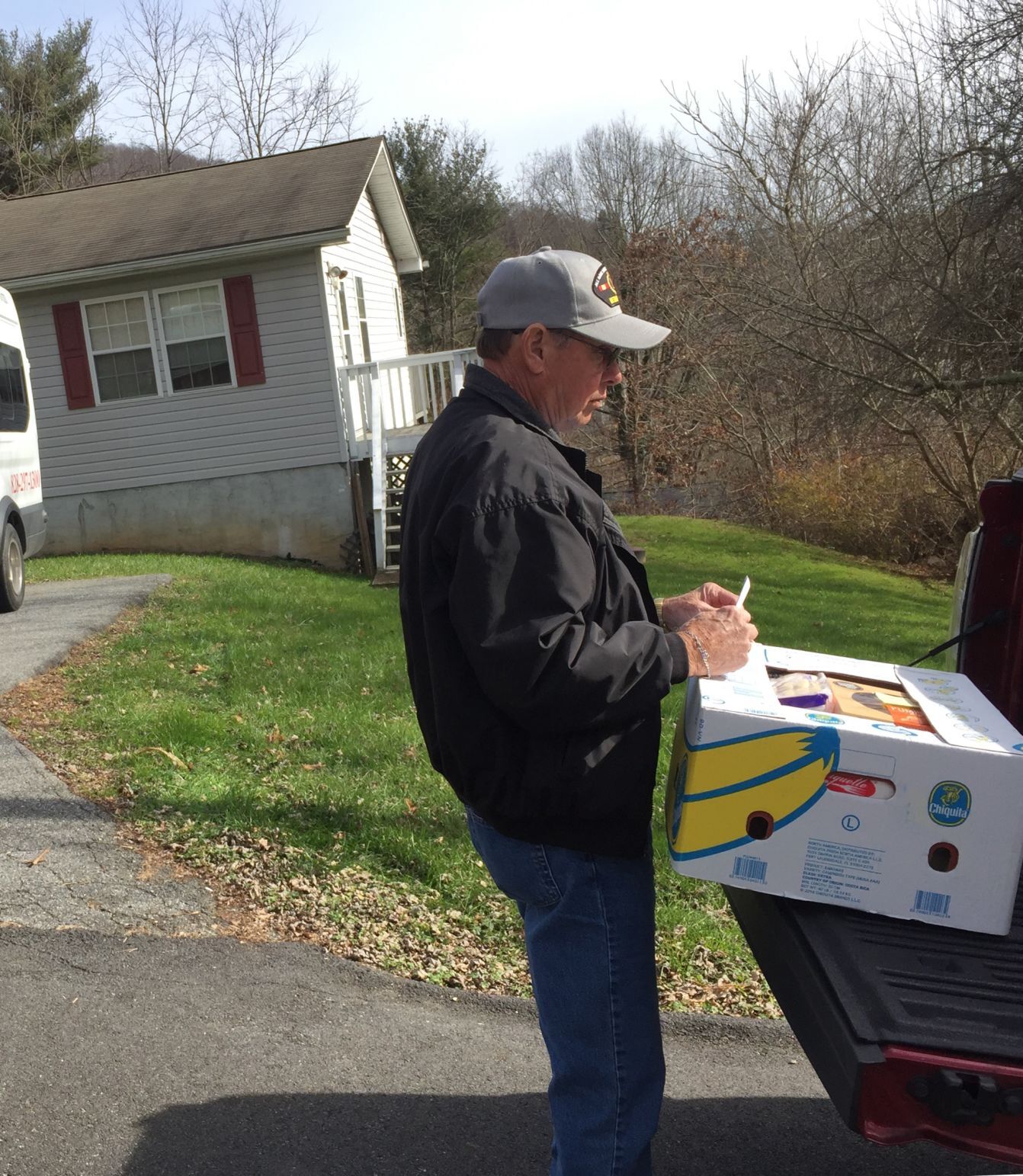Veterans helping veterans: Local DAV chapter delivers Thanksgiving ...
