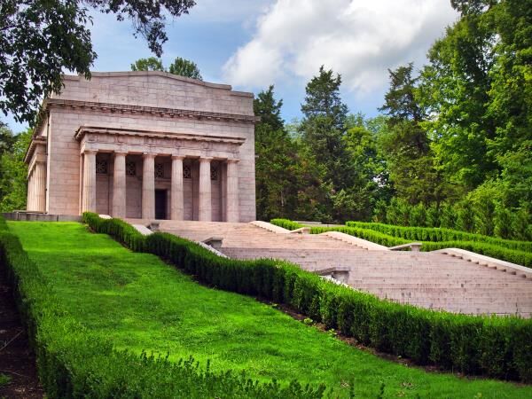 From Log Cabins to Legends: Celebrating Kentucky’s Giants for America ...