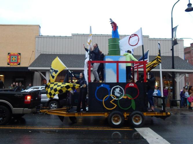 ASU braves the weather for homecoming parade | Watauga ...