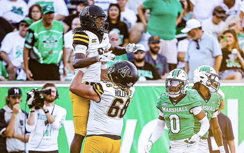 Mountaineers fall to Thundering Herd in return to competition | Sports ...