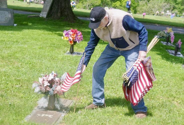 MOAA honors veterans buried at Mount Lawn Cemetery | Community ...