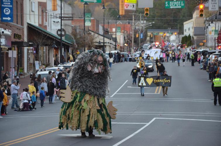 App State Homecoming parade takes to downtown Boone | ASU News ...