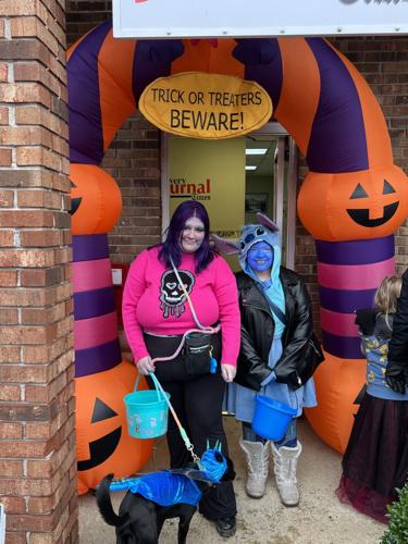 Hundreds of Avery residents celebrate Halloween together | Mountain ...