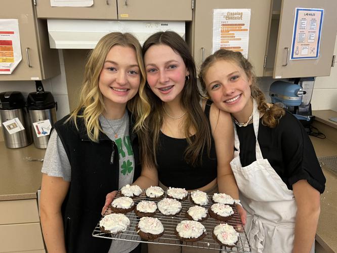 Baking for Good club at WHS gives back to educators for the holidays ...