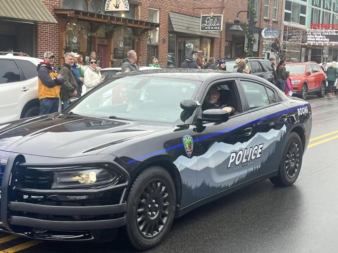 Holiday spirit fills King Street during annual parade ...
