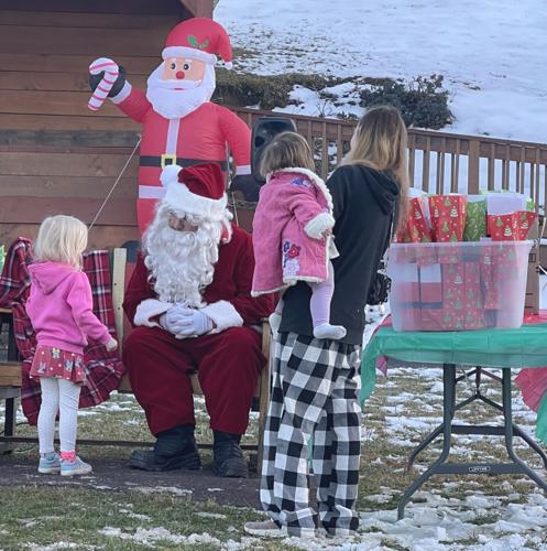 Elk Park hosts ‘Christmas Fun Night’ | Entertainment | wataugademocrat.com