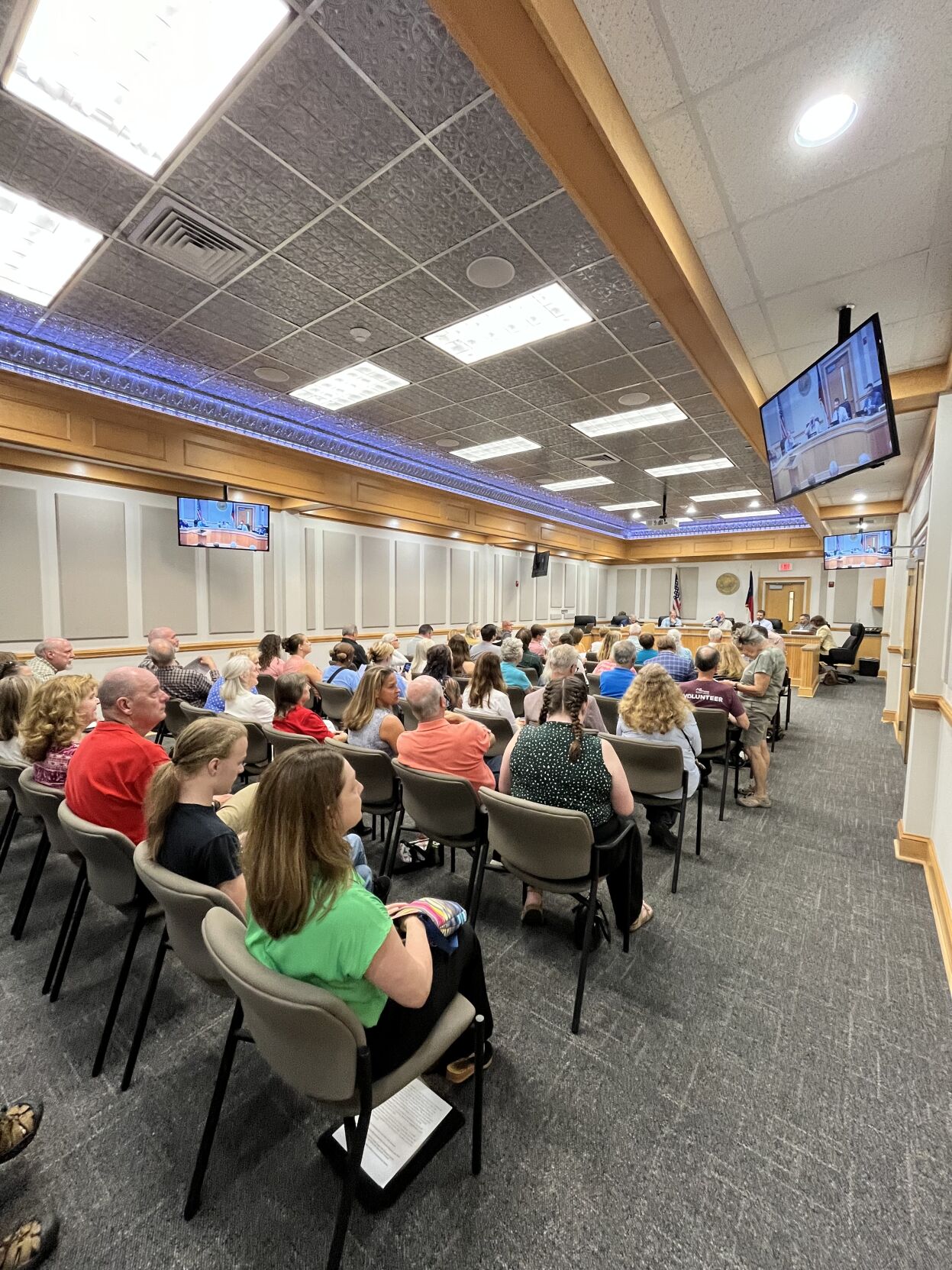 Commissioners approve election map, 3-2, as part of referendum on 2024 ...