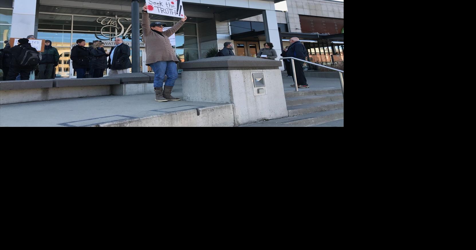 'Hitler-type reality': Freedom rally diehards still protest outside ...