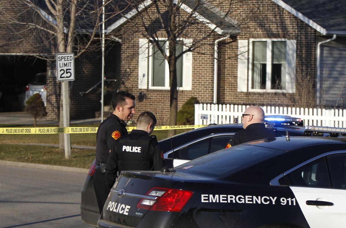 UPDATE: Waterloo bomb squad discovers package to be travel bag | Crime ...