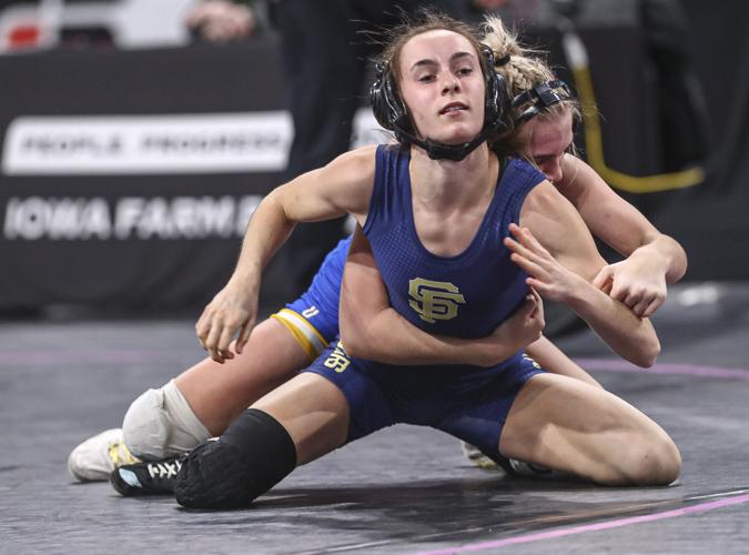 5 storylines on Iowa High School Girls’ Wrestling season.
