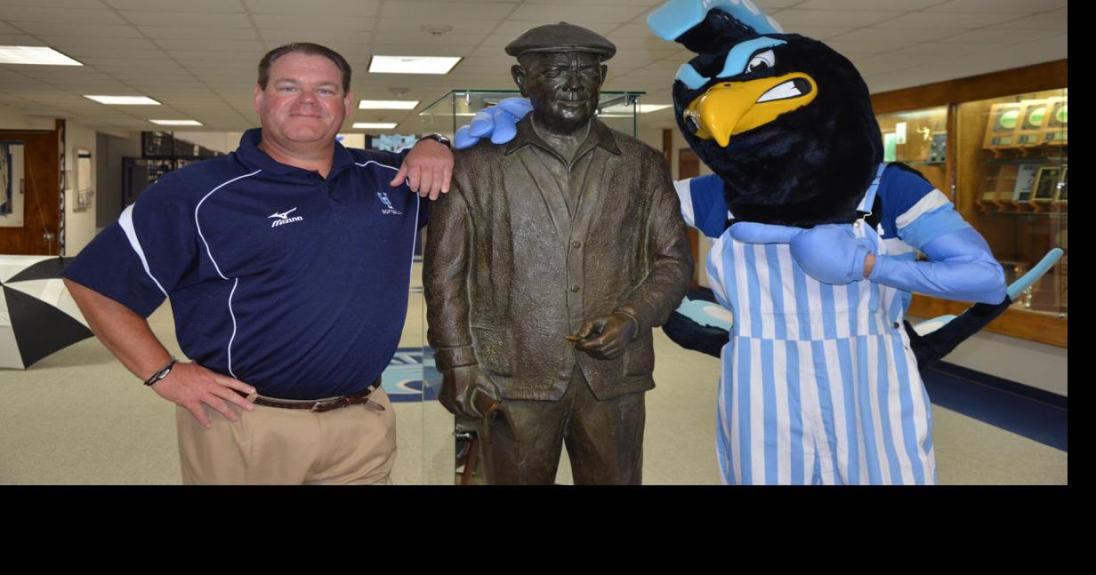 Upper Iowa mascot gets new look