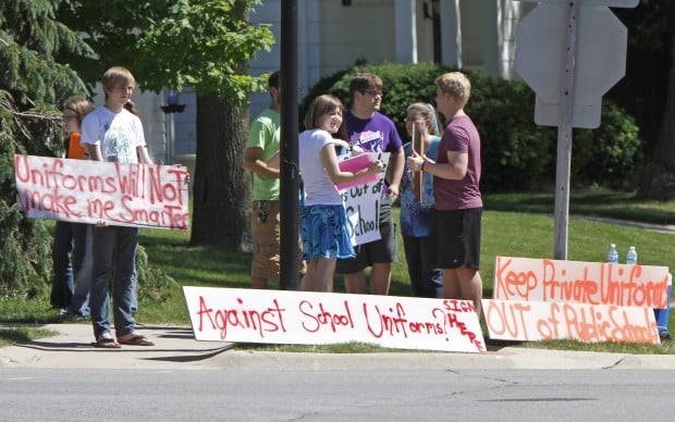 UPDATE: Small dress code protest outside Hoover Middle School