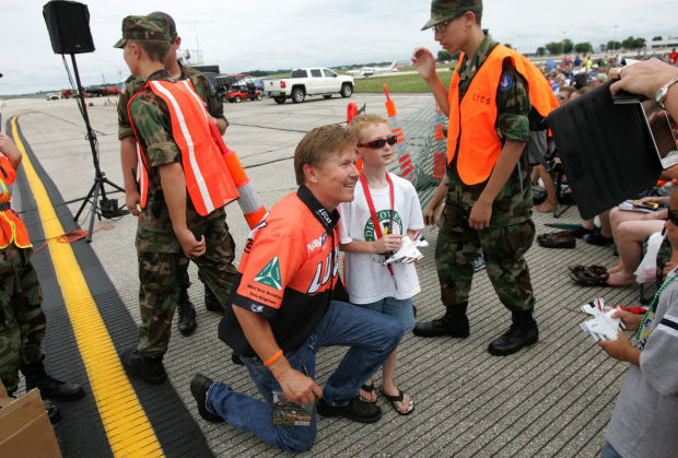 Pilot Mike Wiskus using his airplane to encourage kids