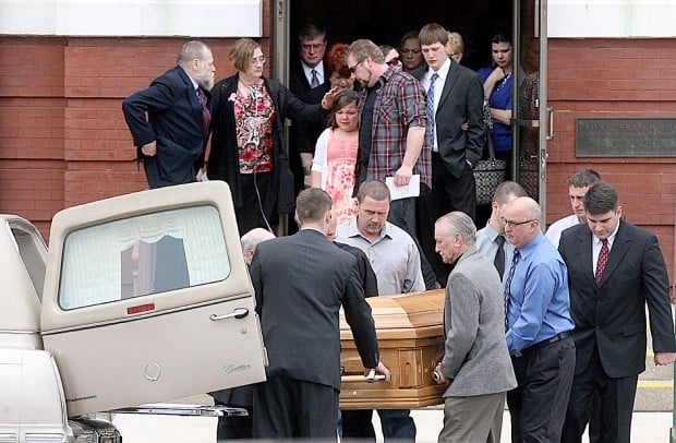 Hundreds mourn woman allegedly shot by son | Local News | wcfcourier.com