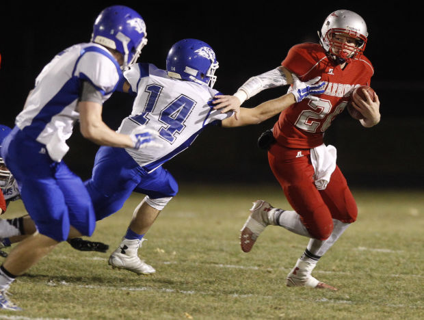 Prep football playoffs: South Winn defeats Dike-New Hartford