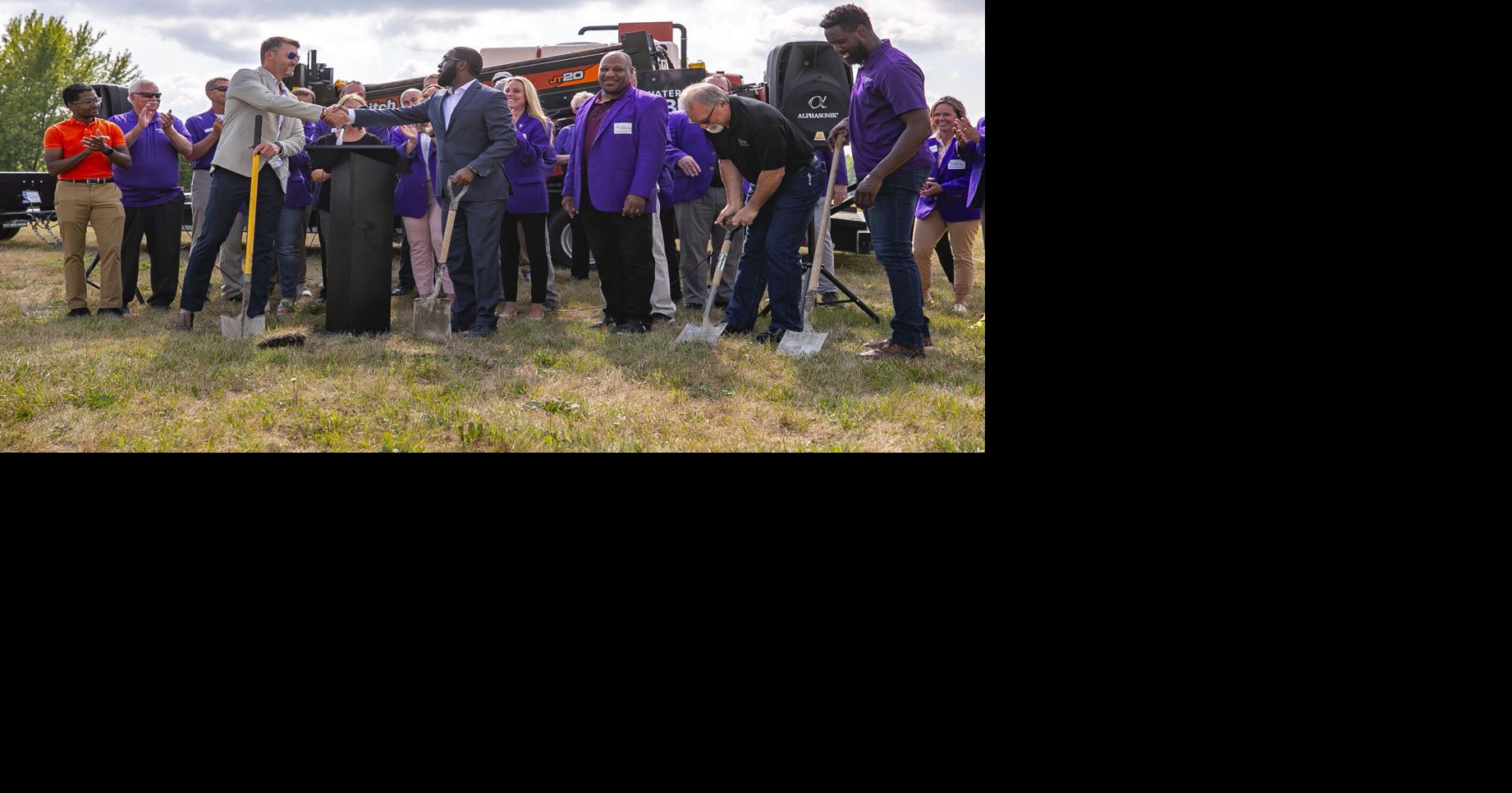 Waterloo breaks ground on municipal fiber network project